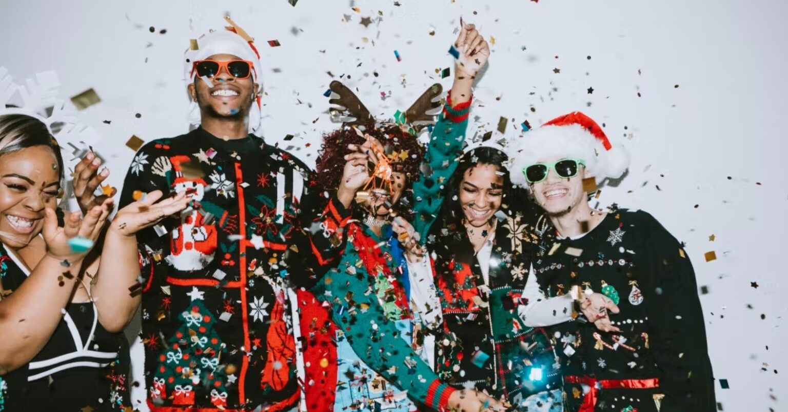 30 Christmas Photo Booth Ideas for a Magical Celebration